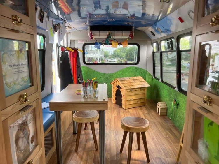 Art From the Heart: Ziggy's Art Bus Delivers Art to Those Who Need it ...